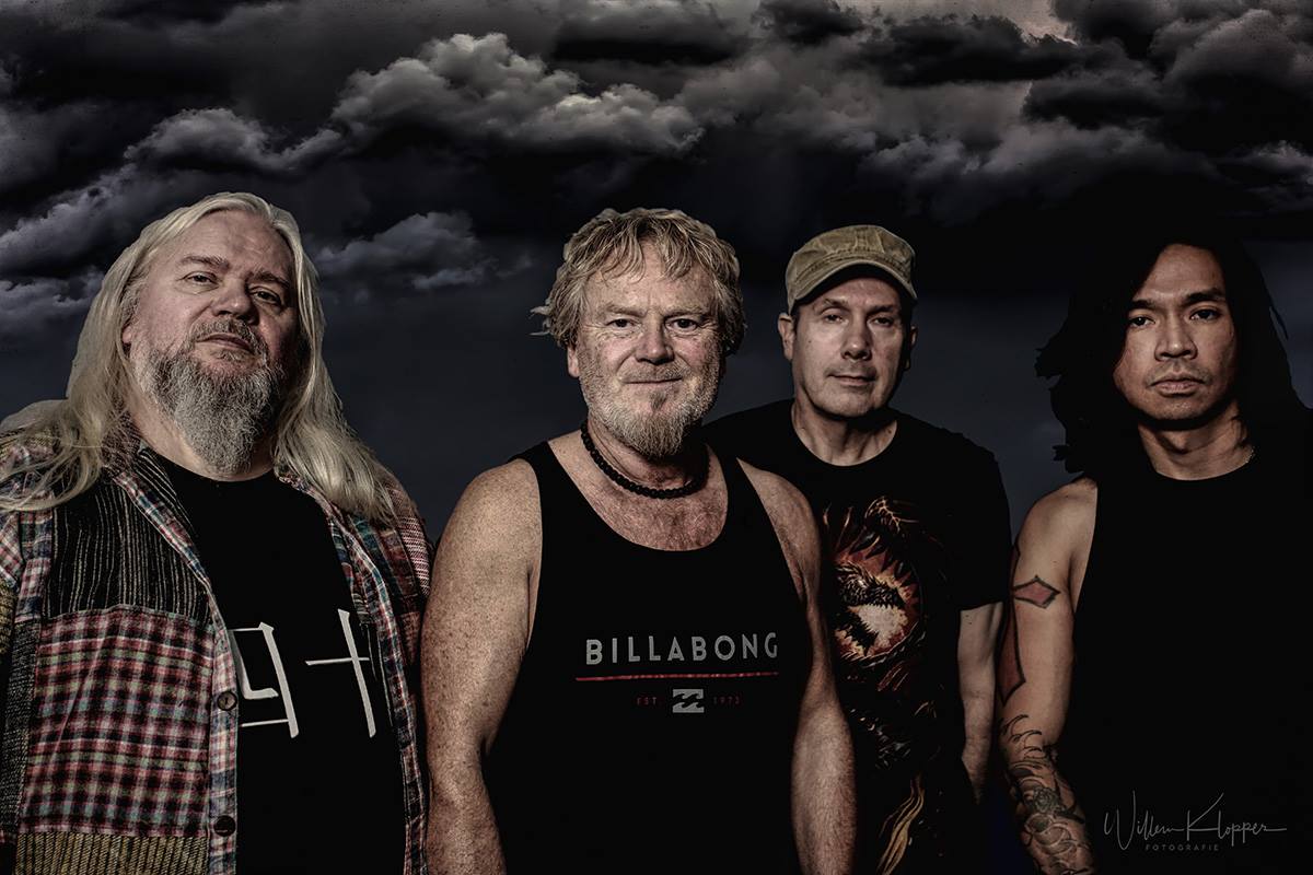 Pendragon – Love Over Fear (Album Review)