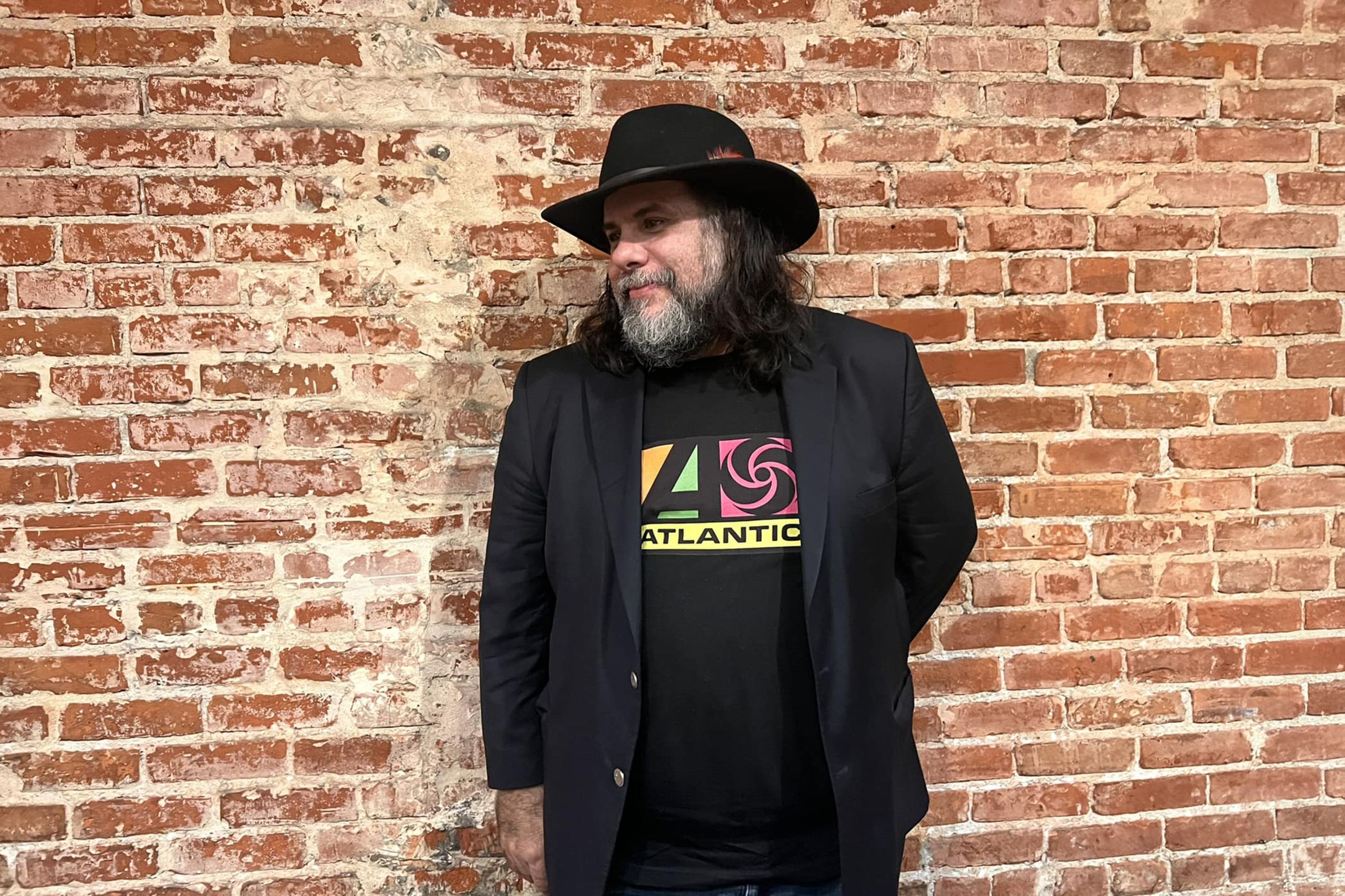 FERNANDO PERDOMO – Waves (Album Review)