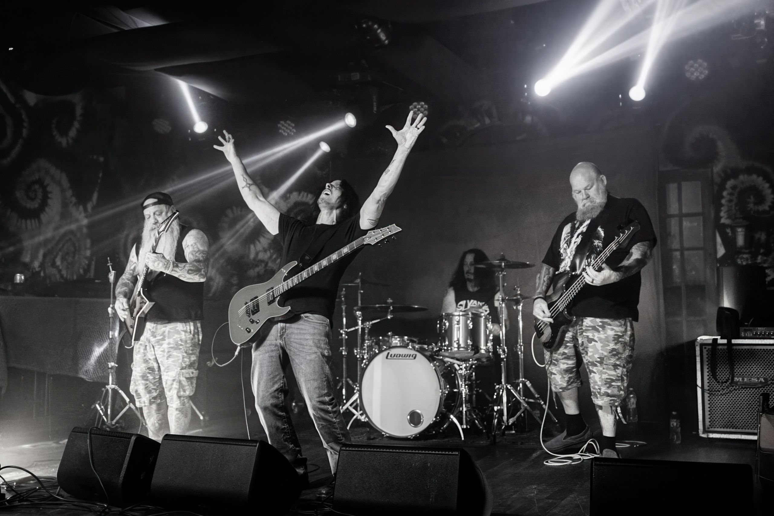 SUN DONT SHINE (Formerly EYE AM - Featuring CROWBAR & TYPE O NEGATIVE ...