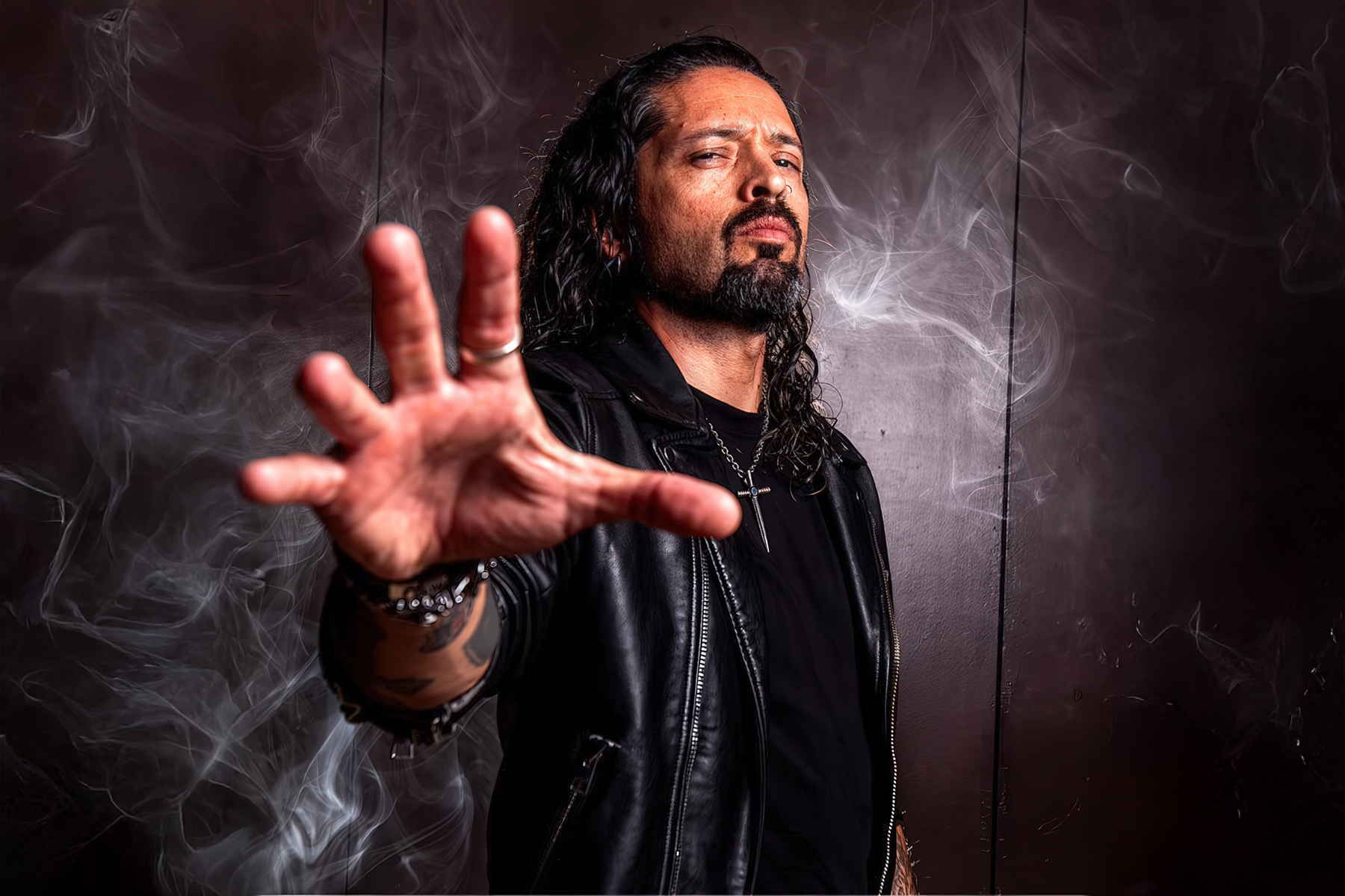Former RAINBOW Singer RONNIE ROMERO Announces New Solo Album "Backbone ...