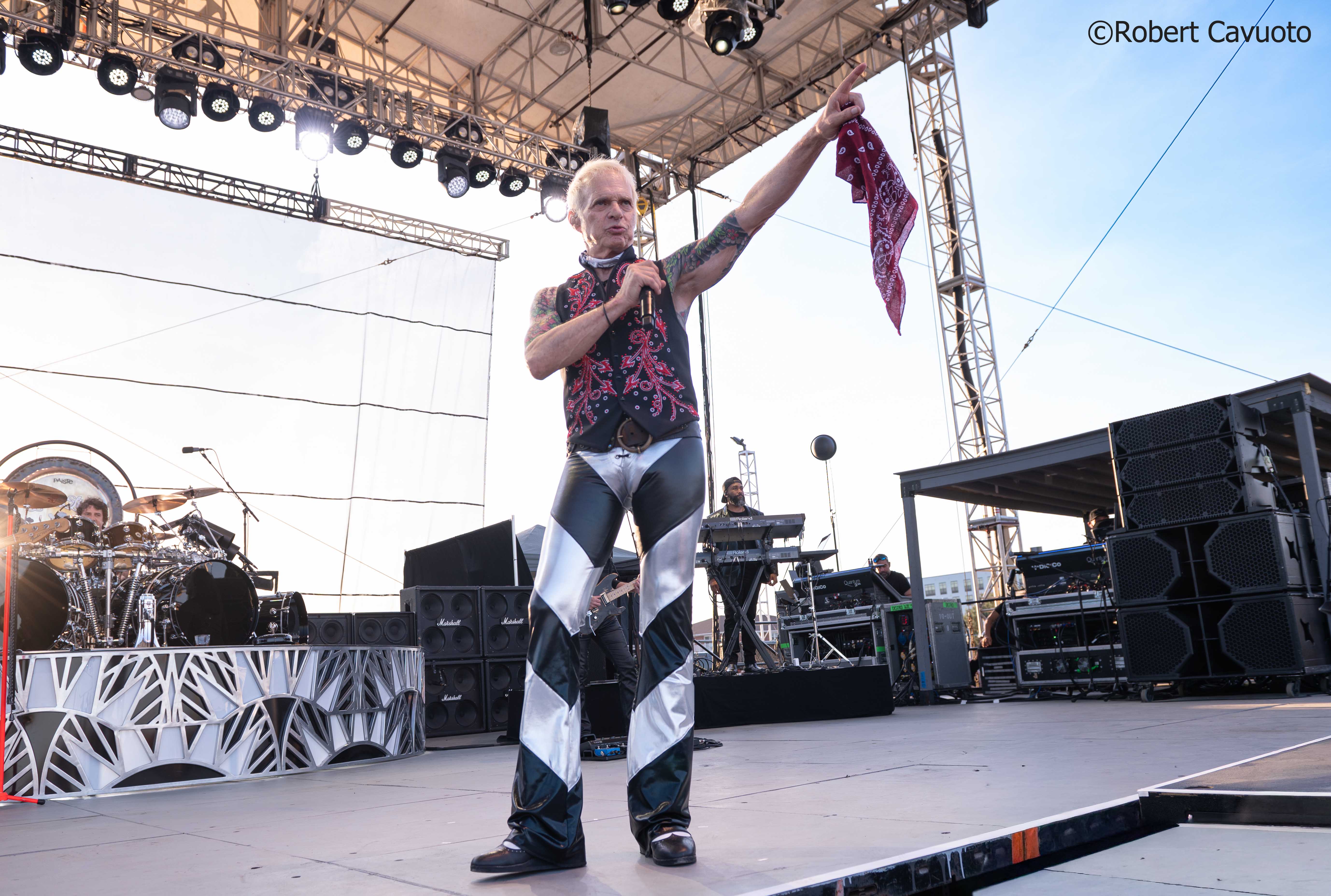 CONCERT REVIEW: DAVID LEE ROTH Turns The Stone Pony Summer Stage Into A ...